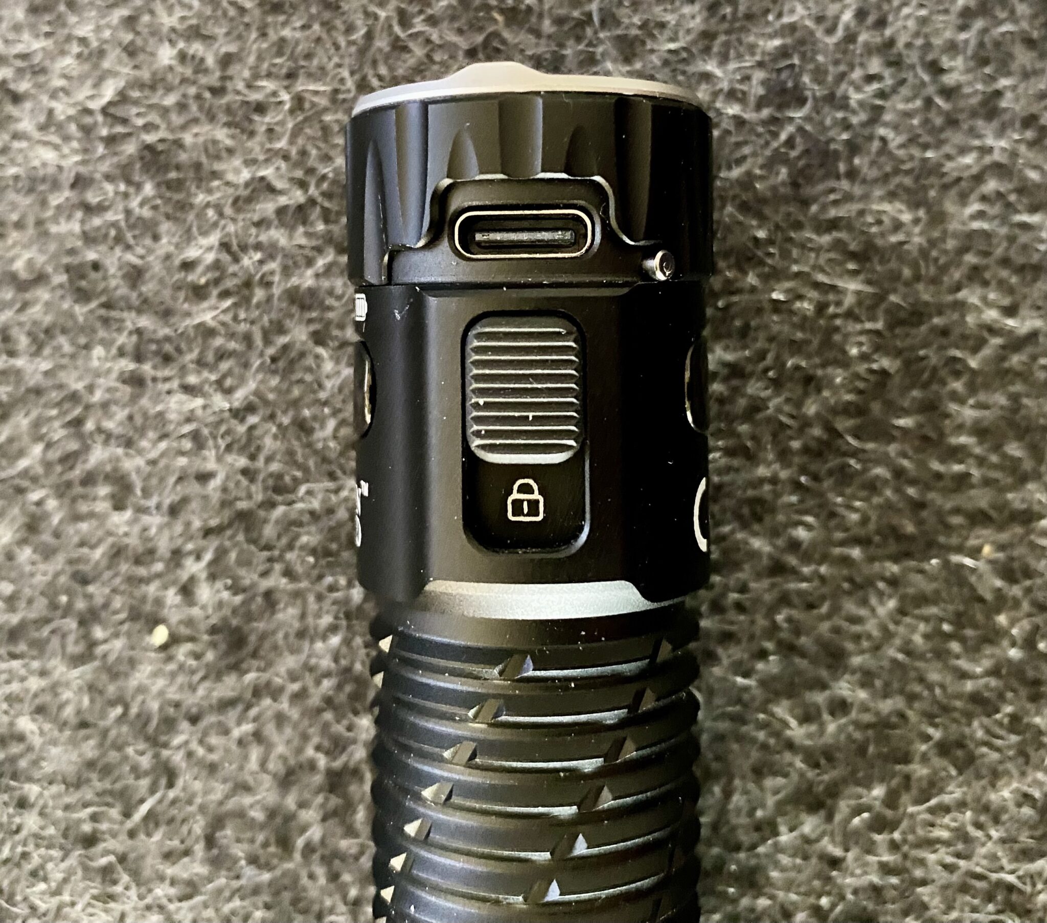 NITECORE EDC33: Personal Use and Review – Option Gray