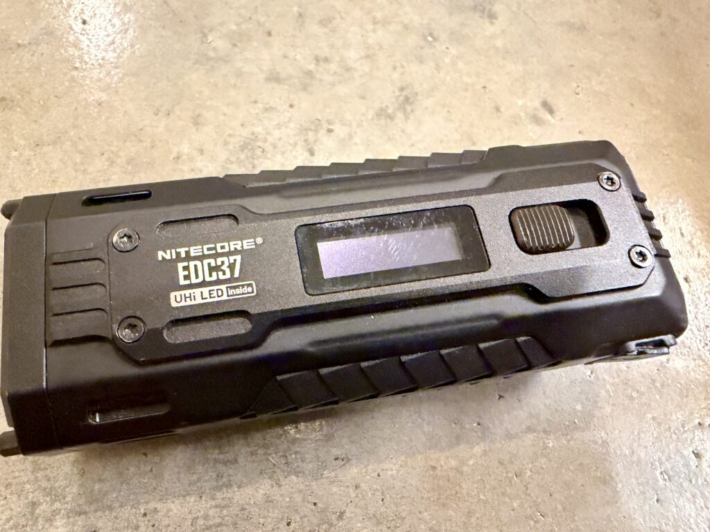 Nitecore EDC37 Flashlight Review: The Ultimate Pocket Light? – Option Gray